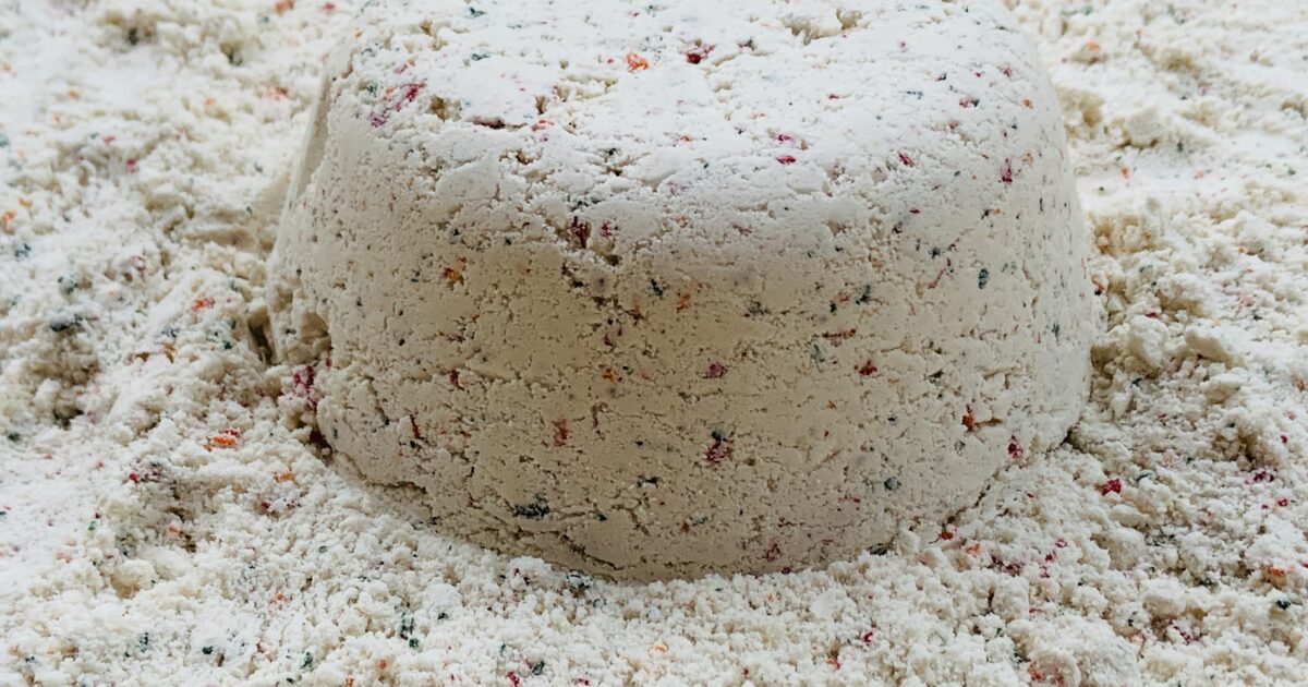 Your Kid Will Feel Like An Astronaut When You Make Moon Sand Together ...