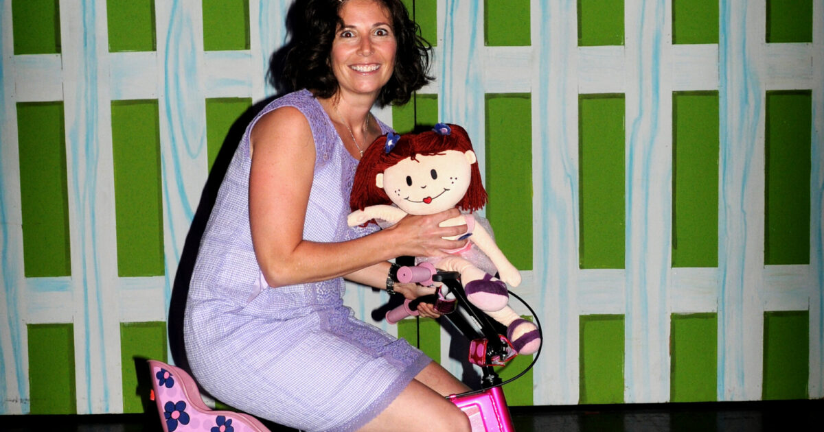 Britt Menzies Knows A Thing Or Two About StinkyKids - Celebrity Parents ...