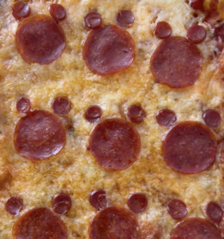 This Easy Mickey Mouse Pizza Recipe Is More Delish Than A Hot Dog ...