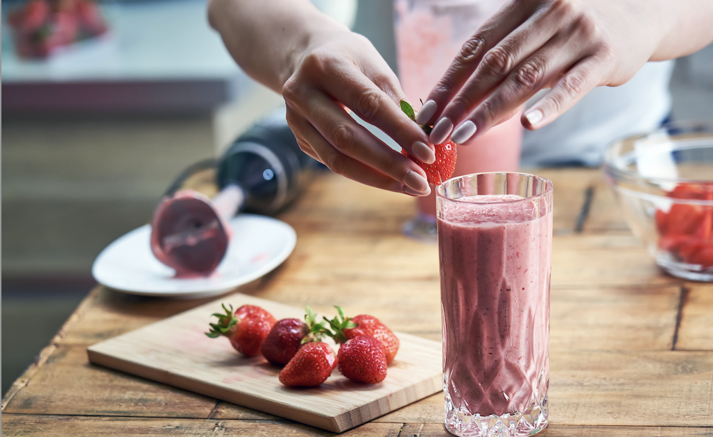 This Princess Pink Smoothie Recipe From Singer/Songwriter Melissa Levis ...